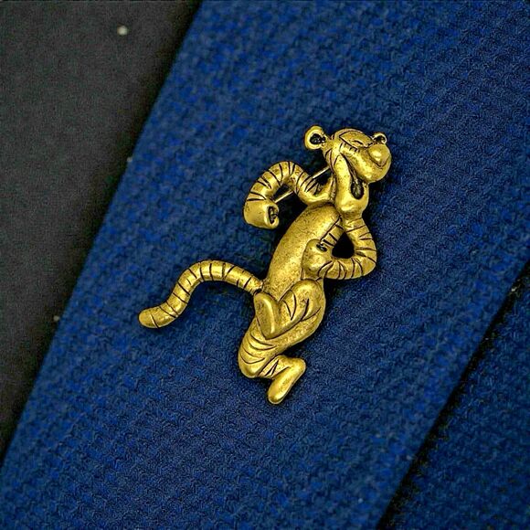 Disney | Jewelry | Vintage Disney Gold Tone Tigger Dangle Brooch ...